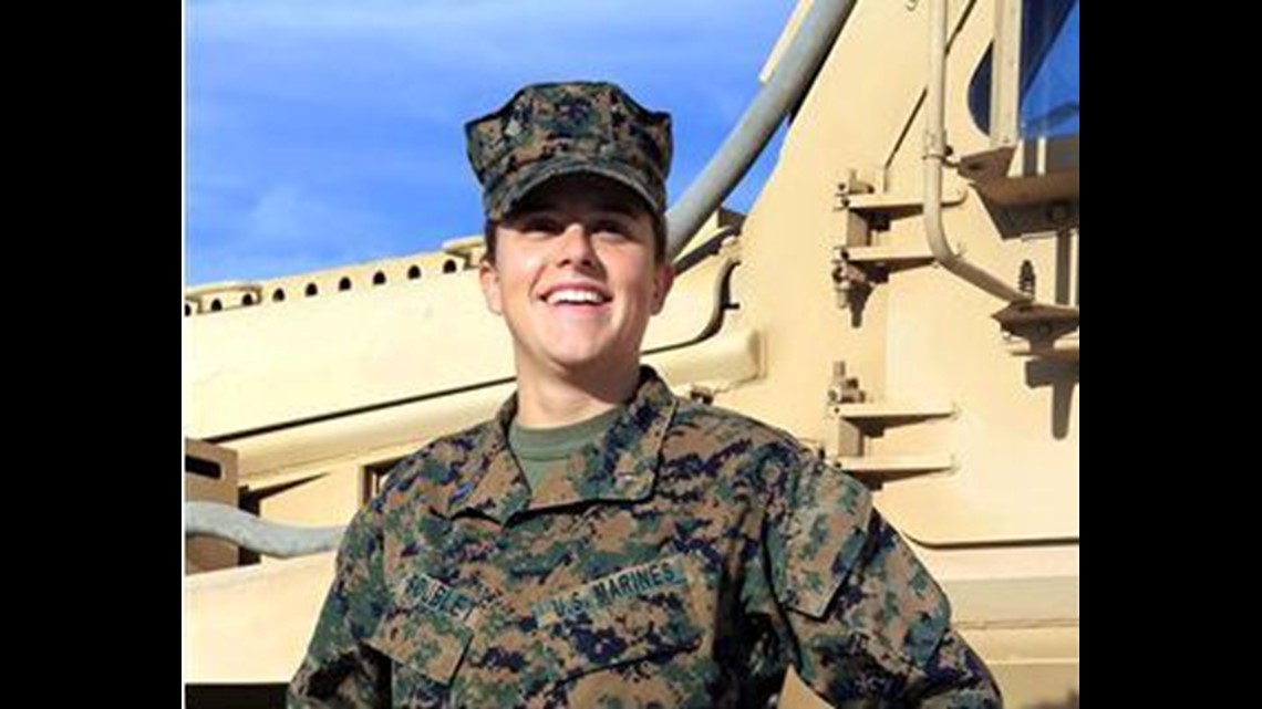 Marine pioneering effort to move women into combat | cbs8.com