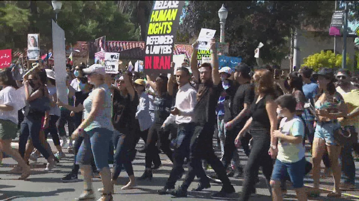 Iranian Americans in San Diego show solidarity at House of Iran | cbs8.com