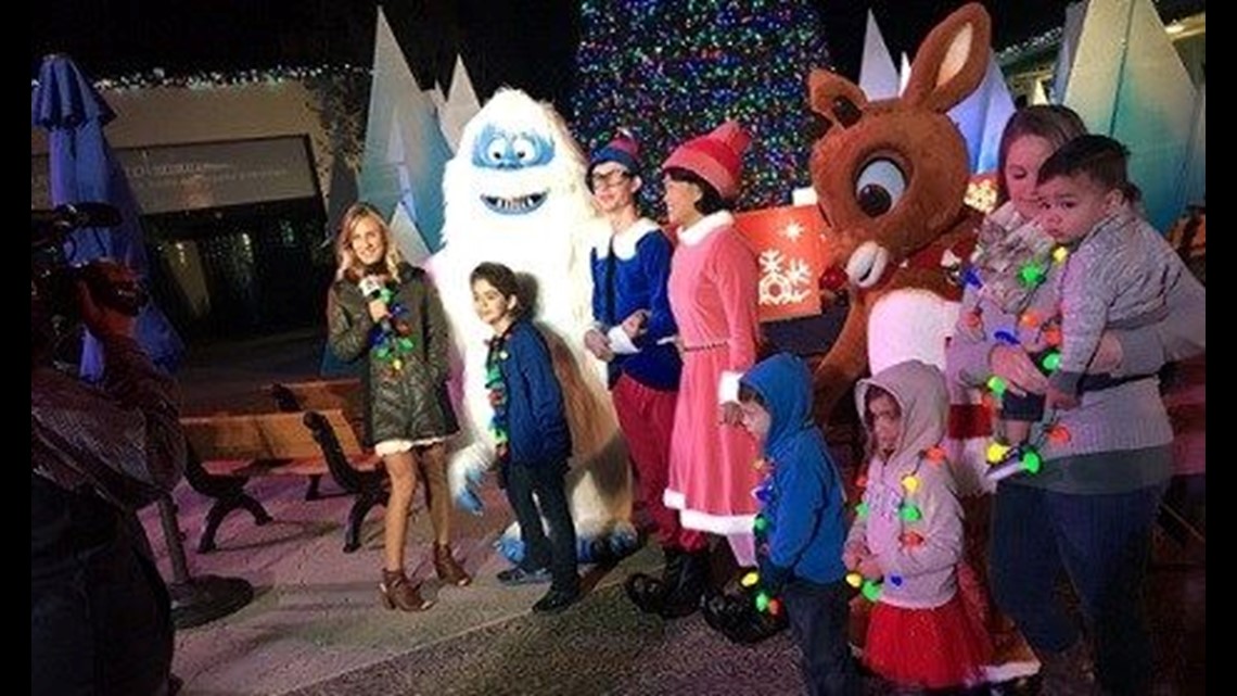Rudolph the red-nosed reindeer visits SeaWorld | cbs8.com