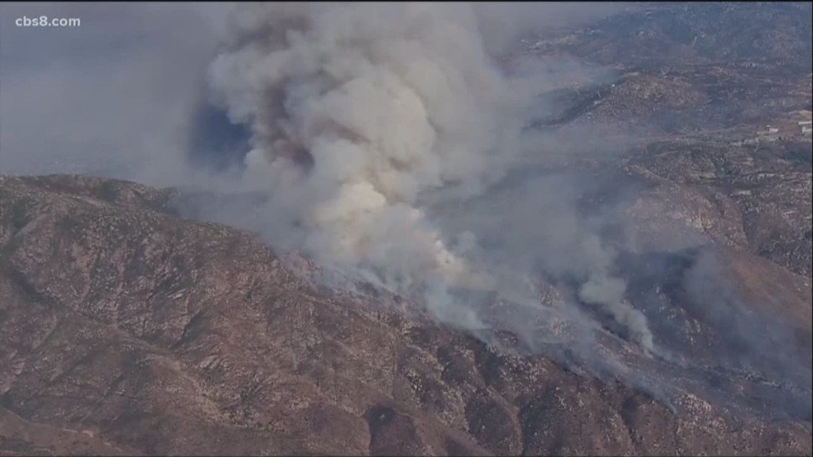 Large brush fire burns close to the border, near Tecate | cbs8.com