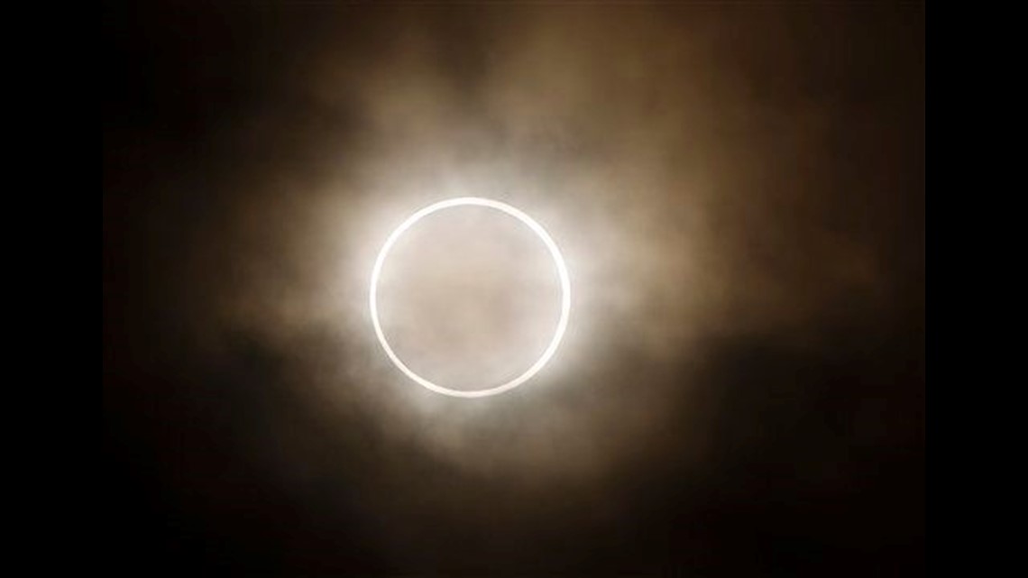 Webcasts push solar eclipse to the masses | cbs8.com