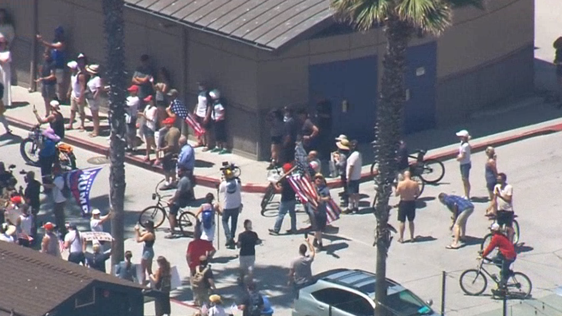 Stay-at-home order protests continue in San Diego County | cbs8.com