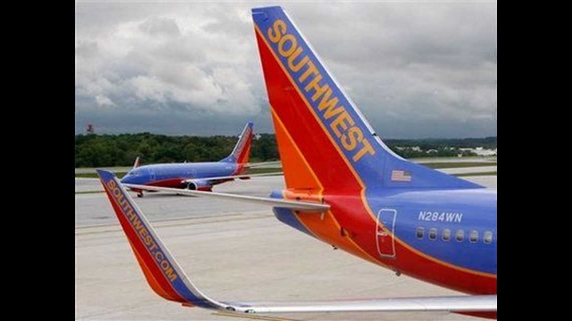 Feds probe mysterious markings on Southwest jets | cbs8.com