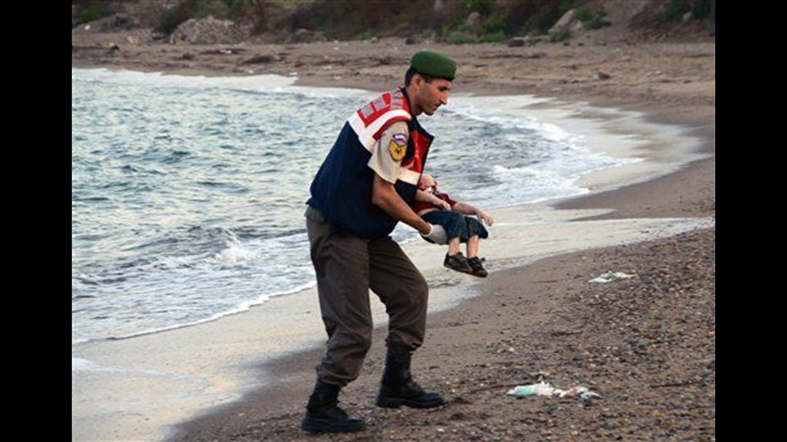 Image of dead child on beach haunts and frustrates the world | cbs8.com