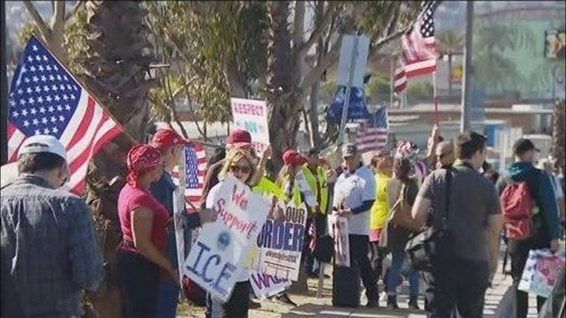 Pro-migrant & pro-border security activists hold rallies at the border ...