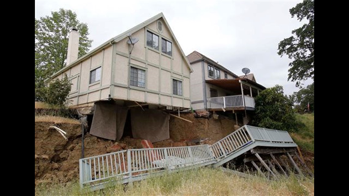 One by one, homes in Calif. subdivision sinking | cbs8.com