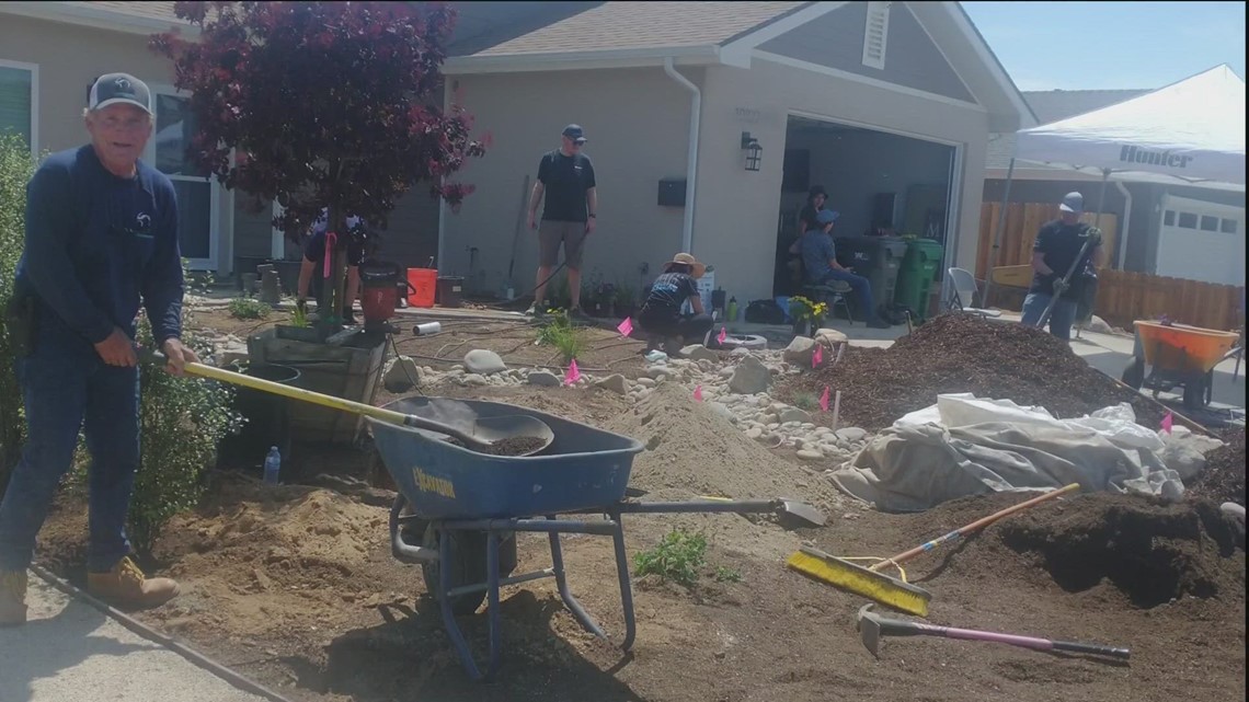 Community helps Santee couple who lost their home in plane crash | cbs8.com