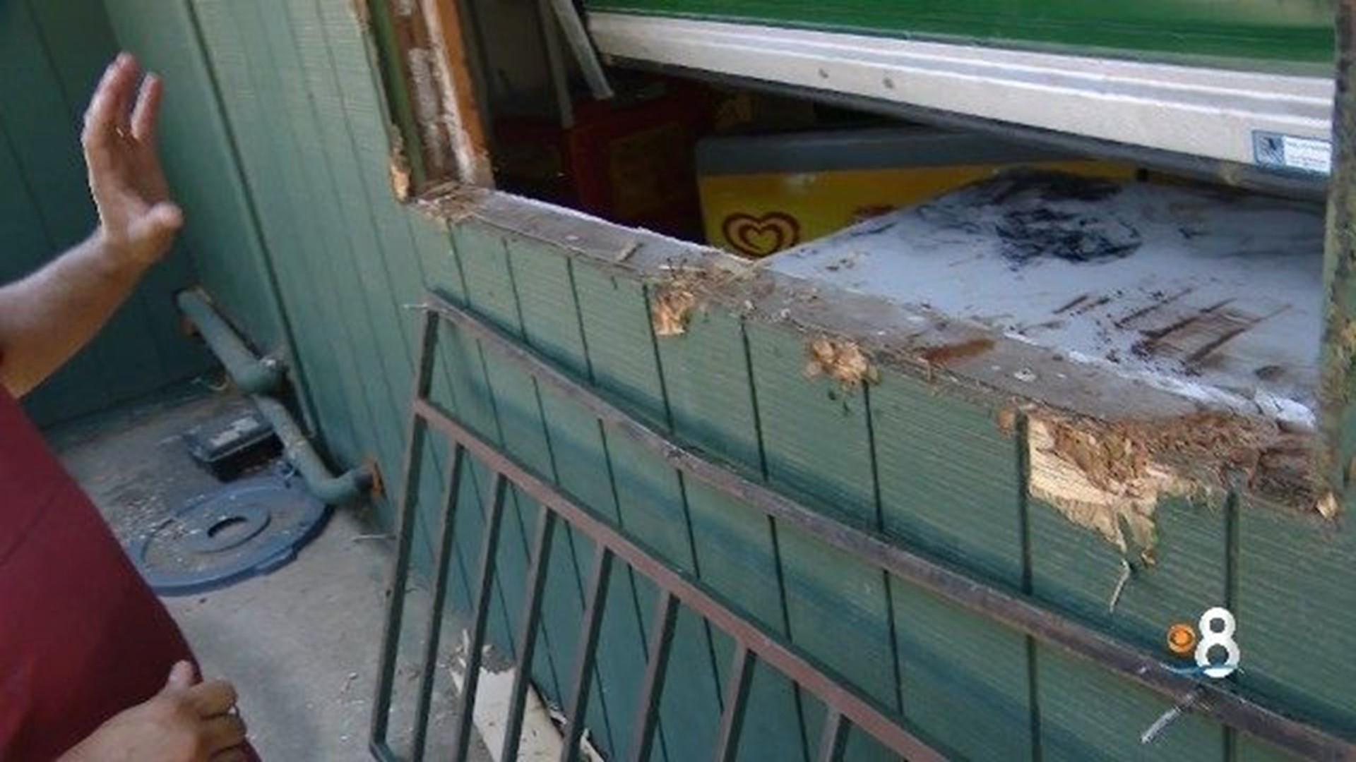 Foul thieves ransack Little League snack bar in Vista | cbs8.com