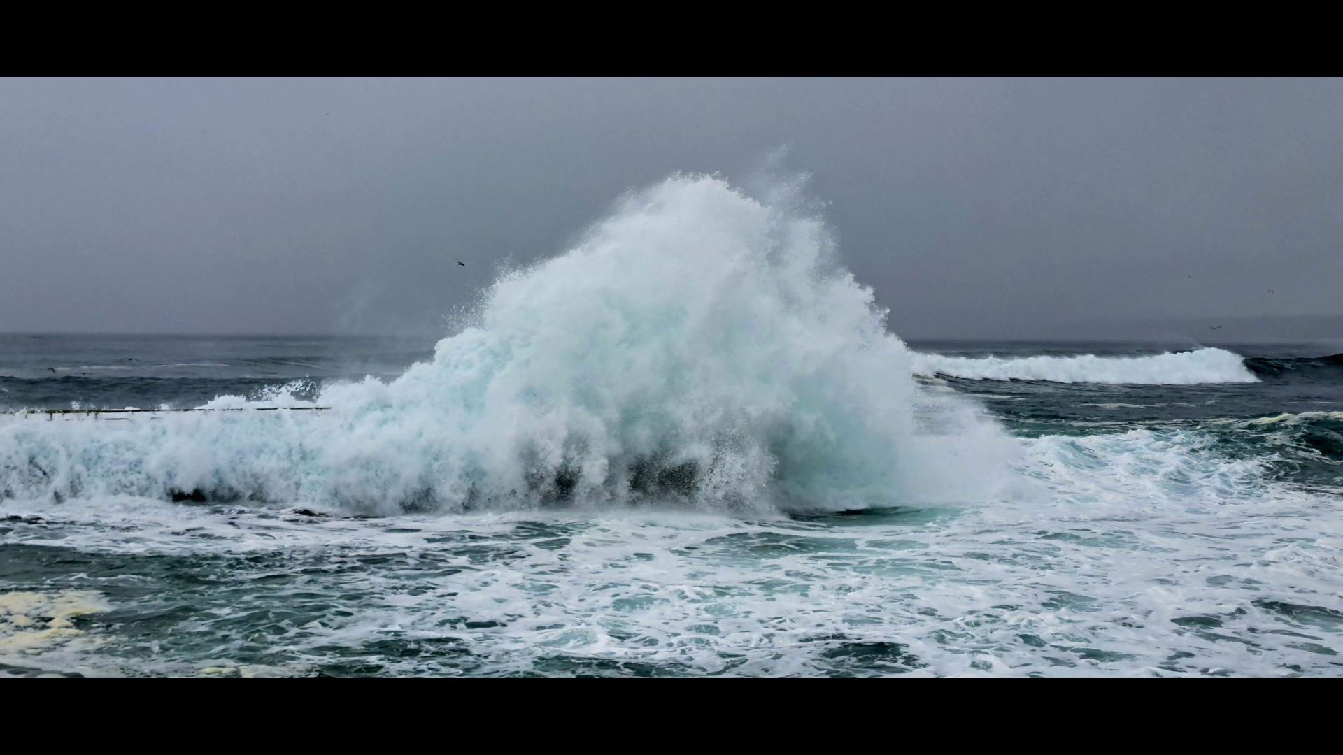 Children's Pool La Jolla sea wall damaged by waves | cbs8.com