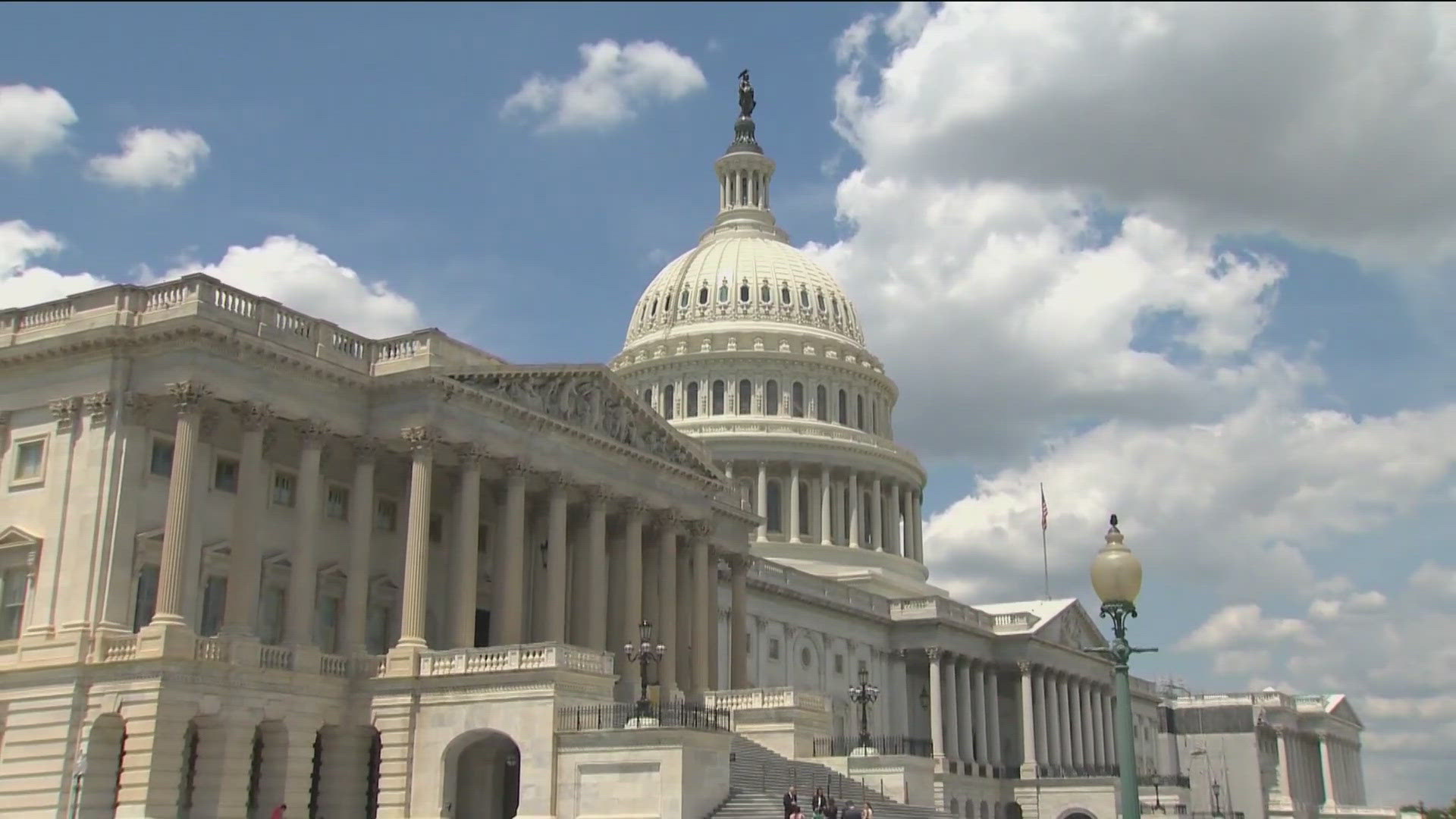 U.S. government shuts down, impacting federal employees in San Diego ...