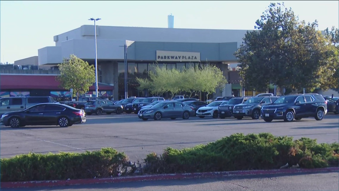 CVS will briefly close pharmacies so workers get lunch break | cbs8.com