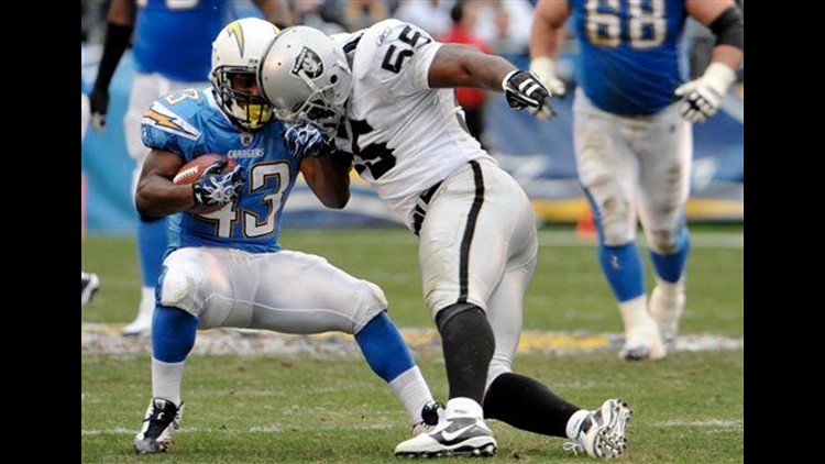 Chargers' Sproles hurt on helmet-to-helmet hit | cbs8.com