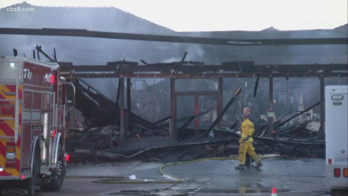 Firefighters investigate strip mall fire in El Cajon | cbs8.com