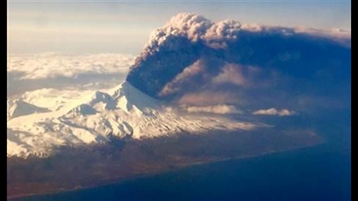 Alaska volcano ash cloud covers 400 miles, cancels flights | cbs8.com