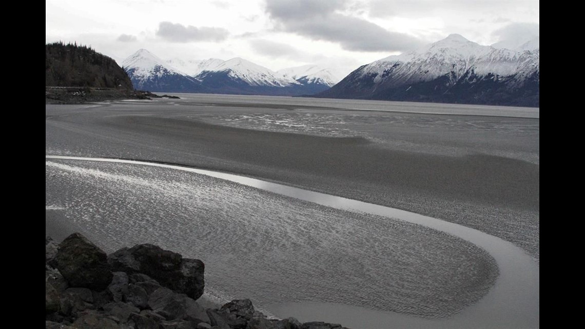 Oil leak discovered by workers in Alaska's Cook Inlet | cbs8.com