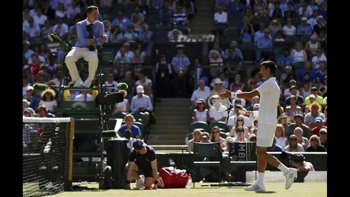 Djokovic snaps at Wimbledon chair umpire en route to Week 2 | cbs8.com