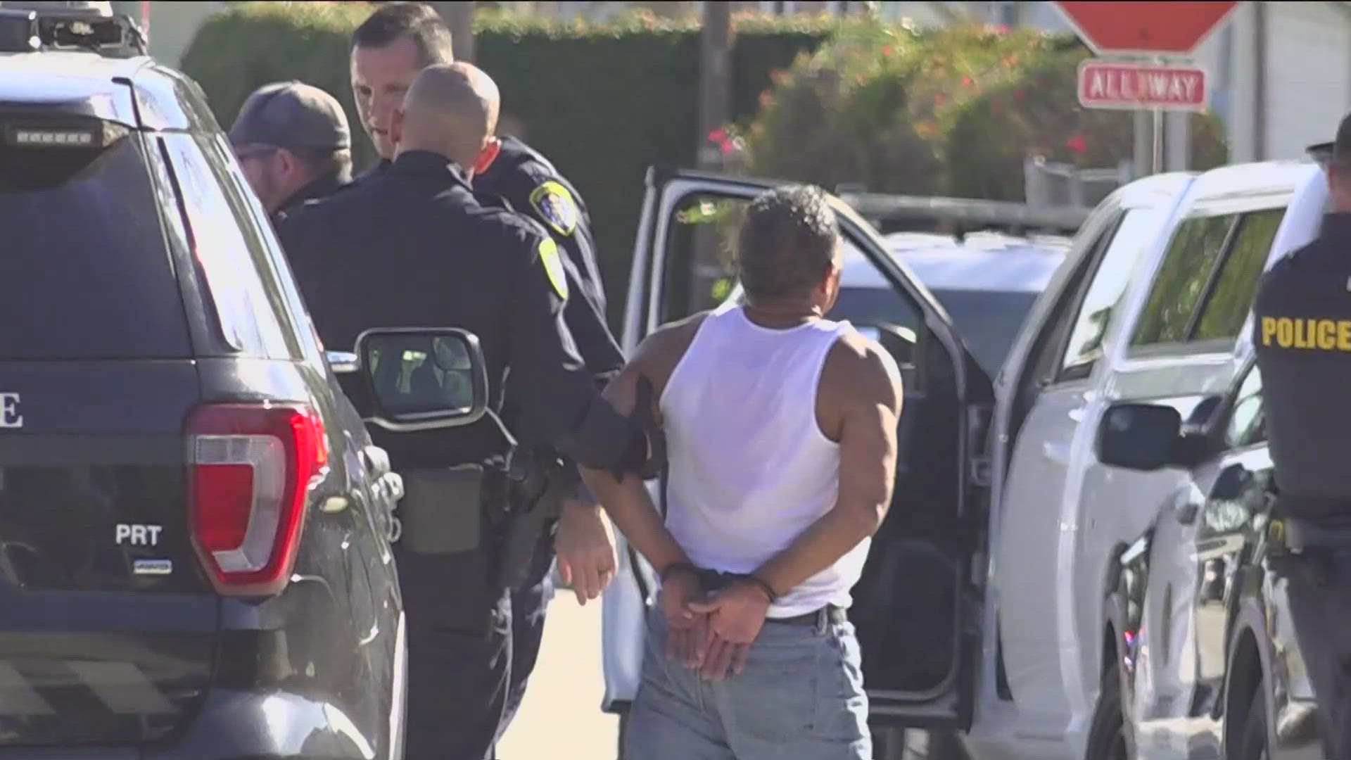 Man arrested after pursuit, standoff in Pacific Beach | cbs8.com