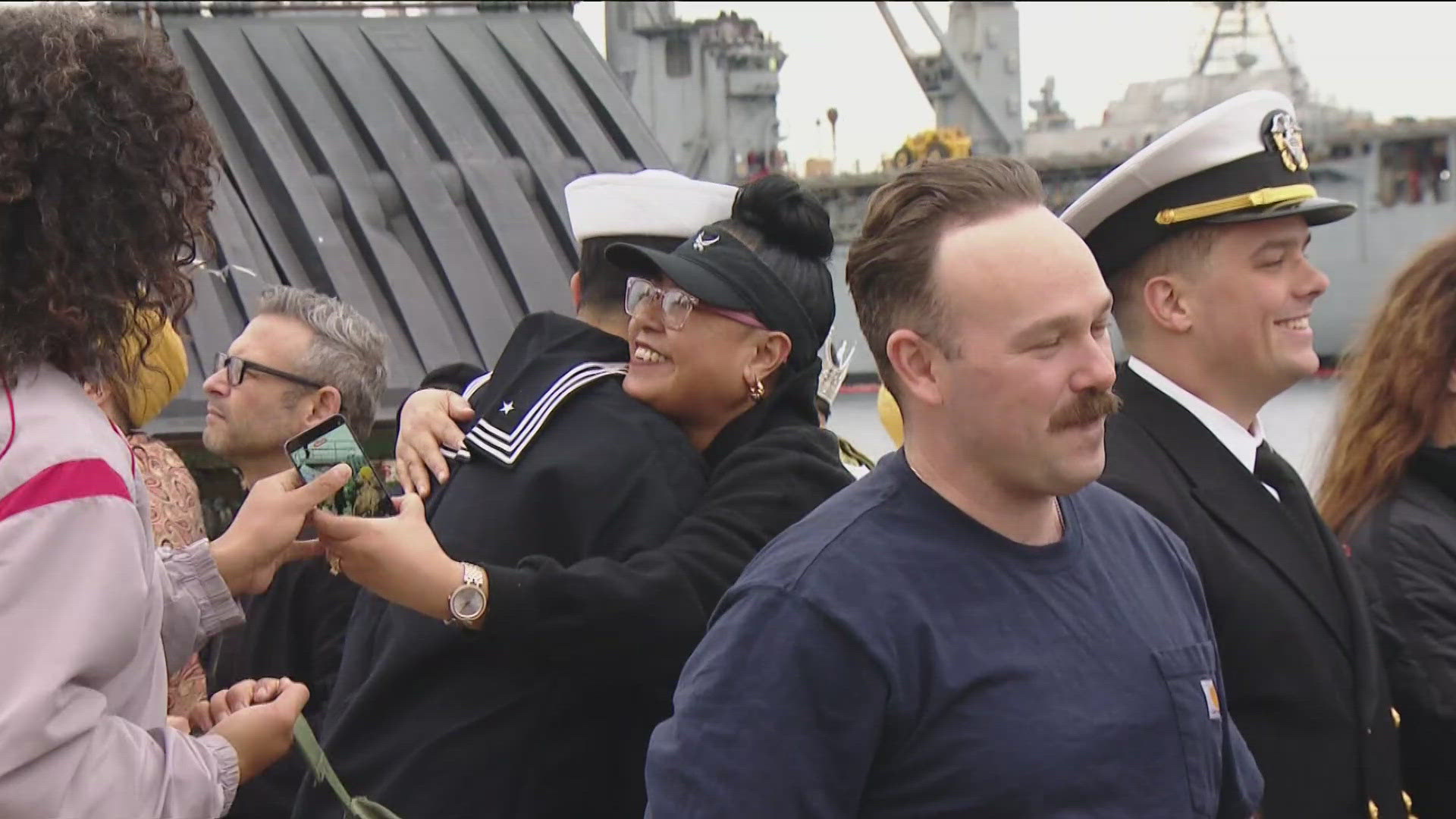 USS Fitzgerald returns to San Diego following 7 month deployment | cbs8.com