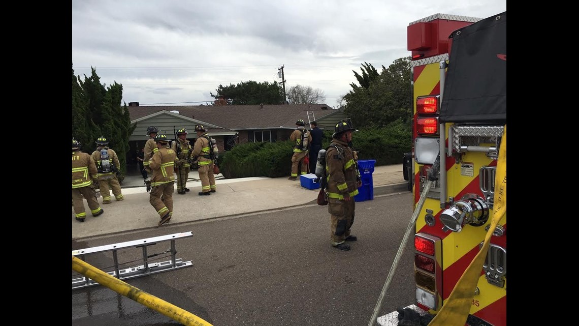 SDFD knocks down Point Loma structure fire | cbs8.com