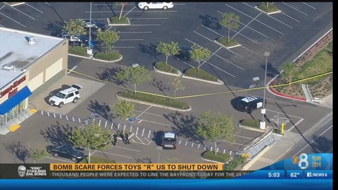 Bomb scare forces Toys "R" Us to shut down | cbs8.com