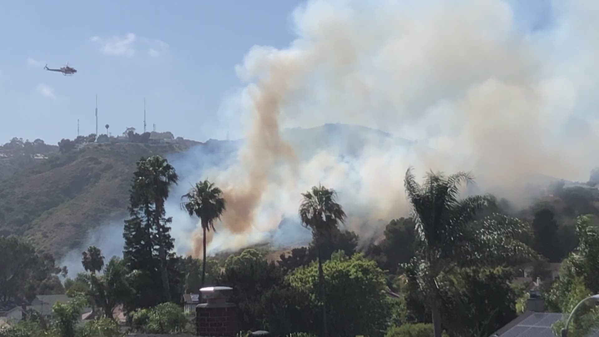 Crews contain brush fire in Bay Ho | cbs8.com
