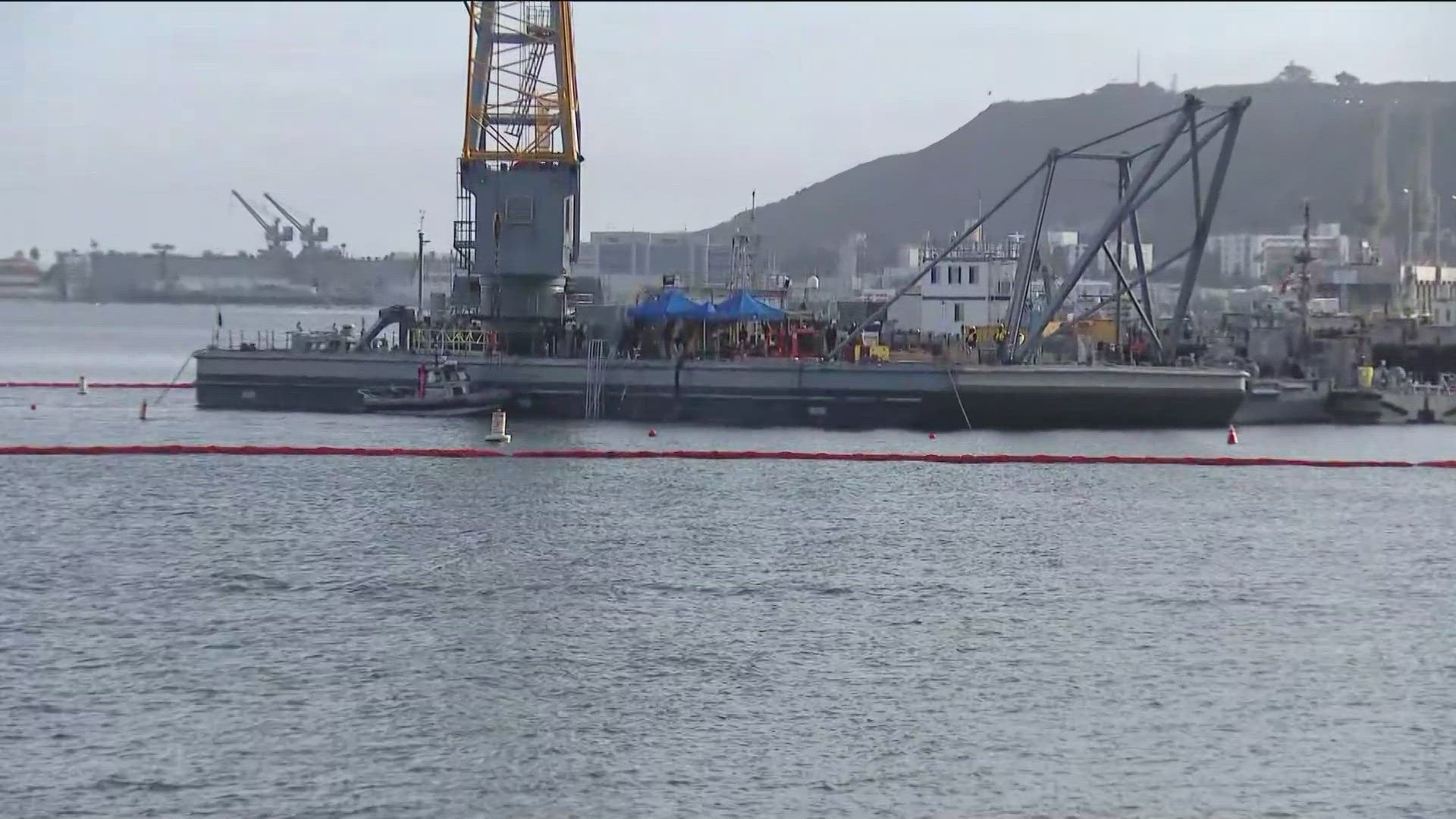 Recovery of Navy jet that crashed into San Diego Bay continues | cbs8.com