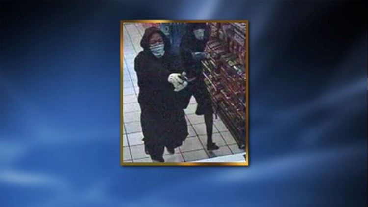 2 suspects sought in Spring Valley armed robbery | cbs8.com