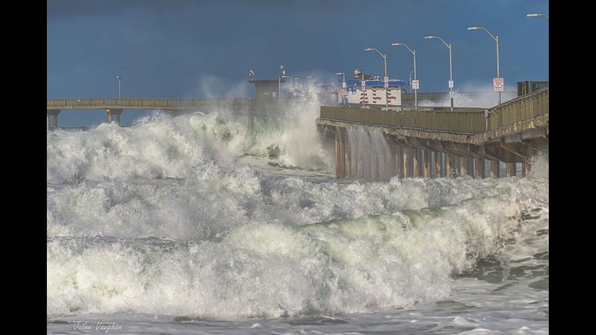 Children's Pool La Jolla sea wall damaged by waves | cbs8.com