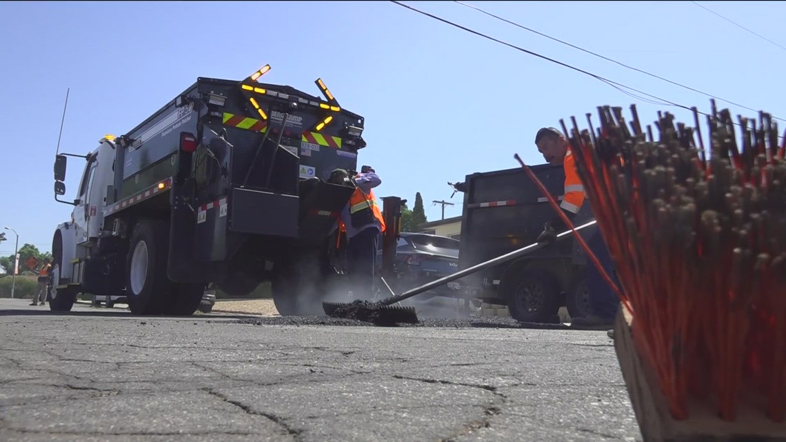 San Diego's new electric trucks boost pothole repairs | cbs8.com