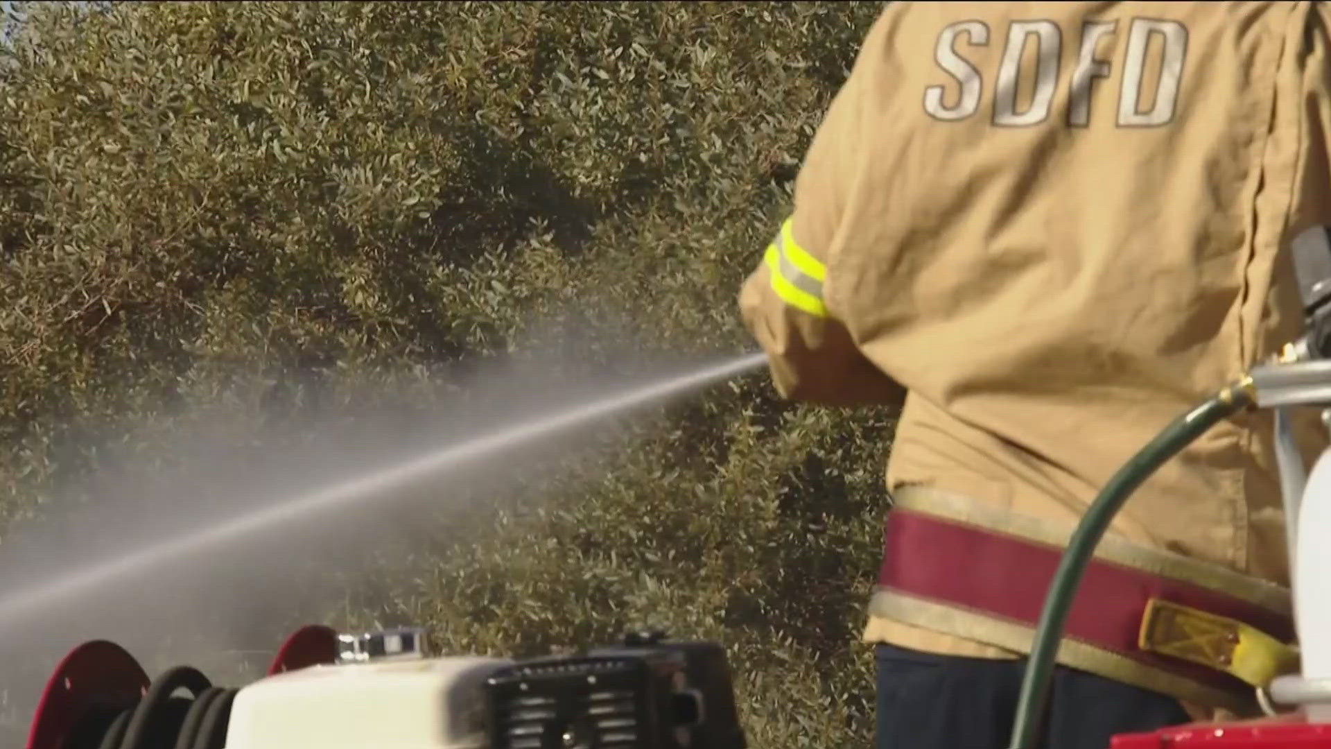San Diego Fire-Rescue leads with wildfire prevention spray | cbs8.com