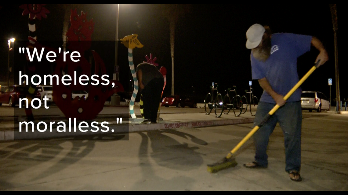 Homeless cleans up Ocean Beach for free | cbs8.com