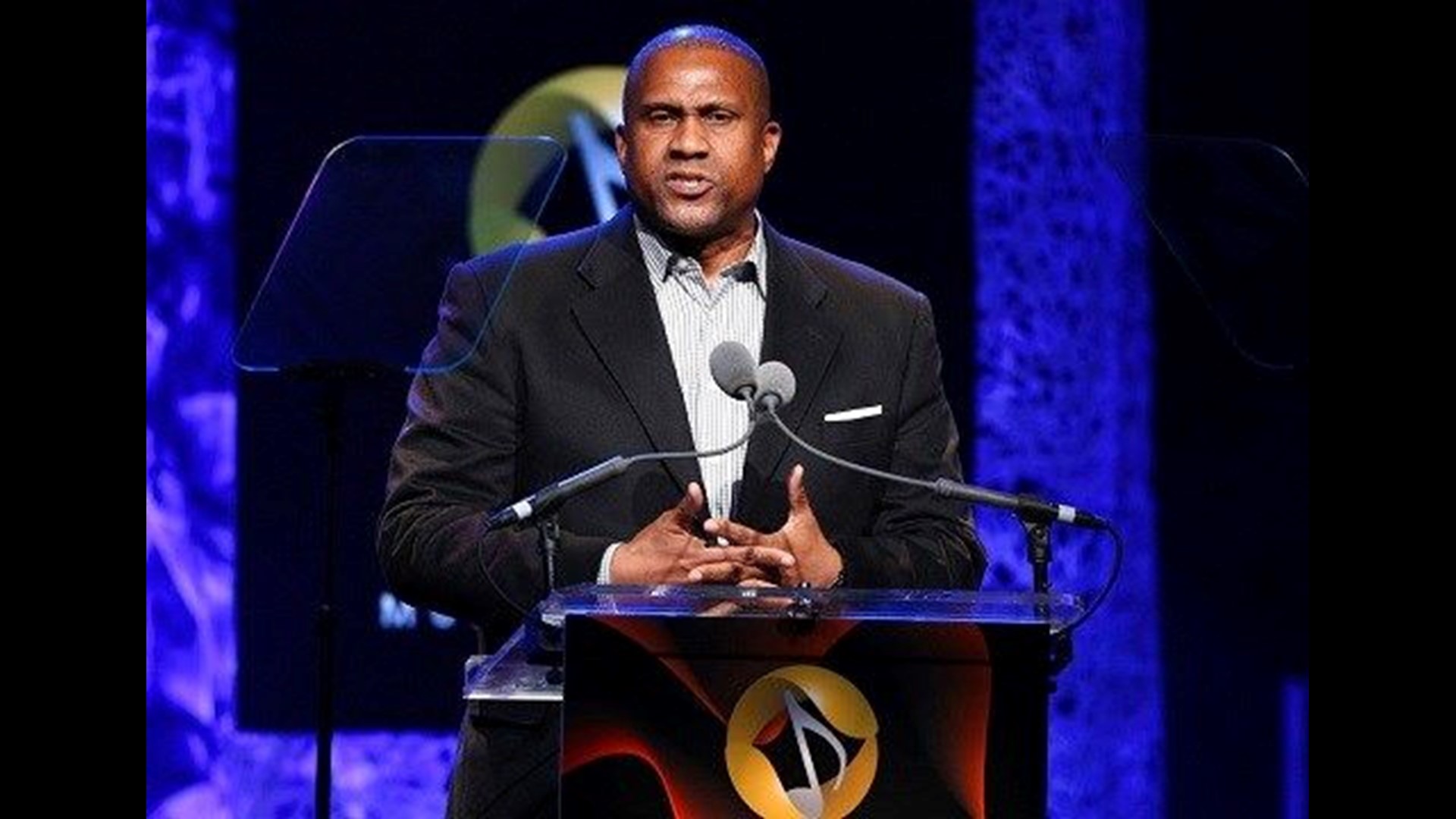Tavis Smiley, suspended by PBS, vows to fight back | cbs8.com