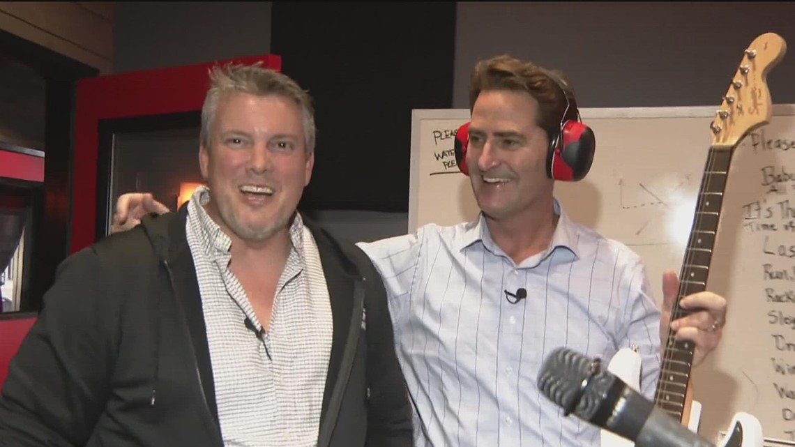 Navy Commander opens School of Rock to celebrate freedom of expression ...