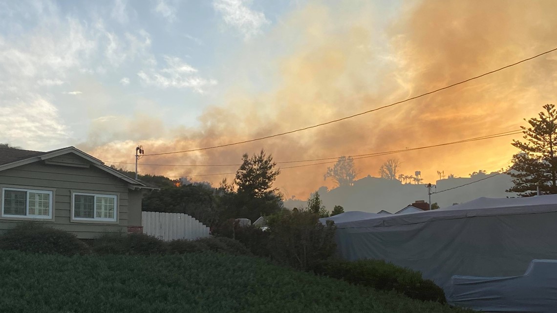 Crews stop spread of brush fire in Lakeside | cbs8.com