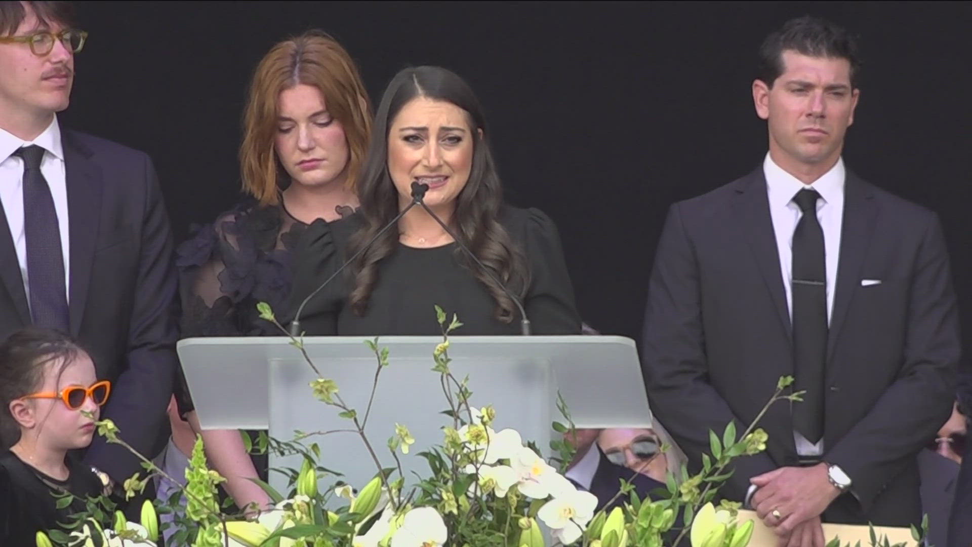 Joan Jacobs, San Diego leader and philanthropist, honored at Rady Shell | cbs8.com