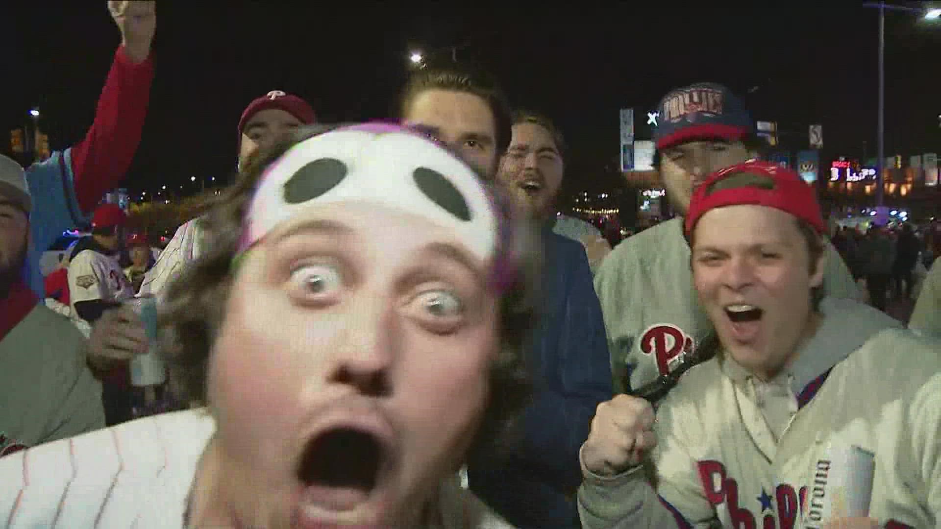 Philly fans take over Jake Garegnani’s live shot as he reports outside ...