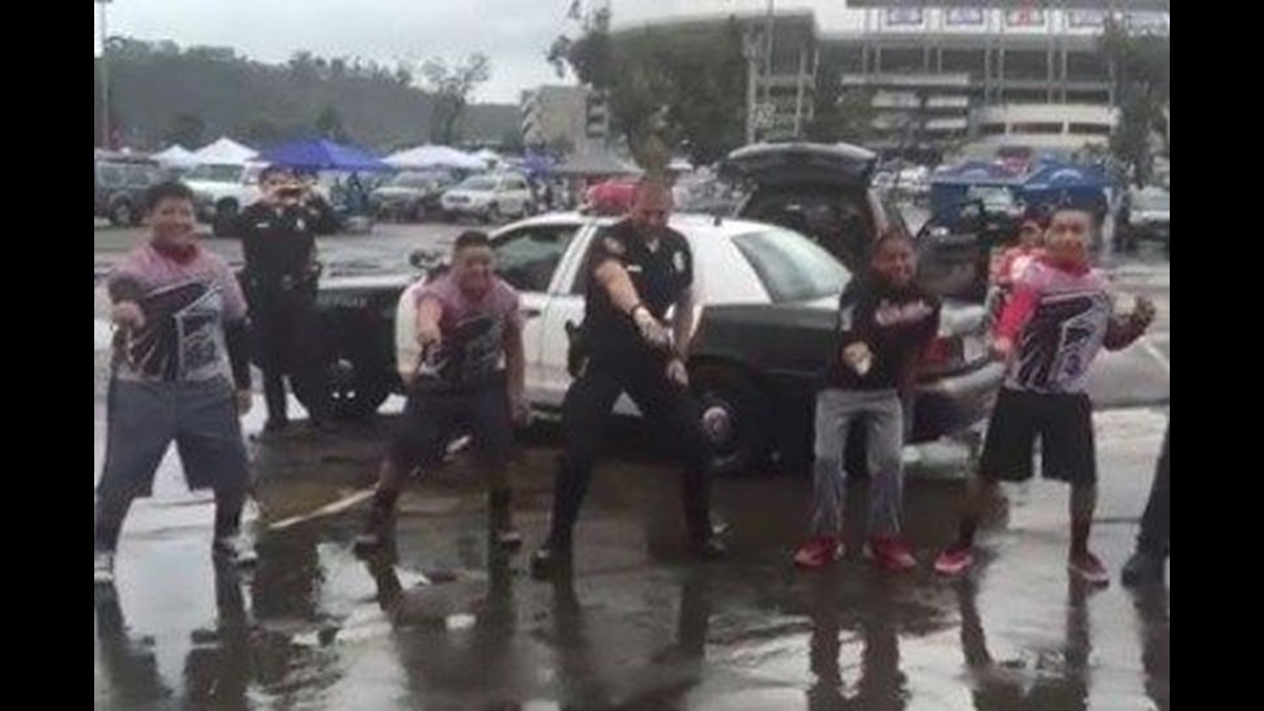 San Diego Police Officer does the Nae Nae | cbs8.com