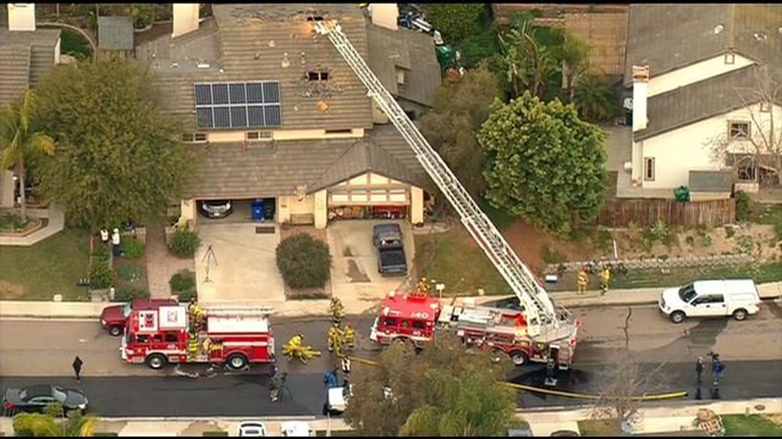 Crews investigate cause of Rancho Penasquitos fire | cbs8.com