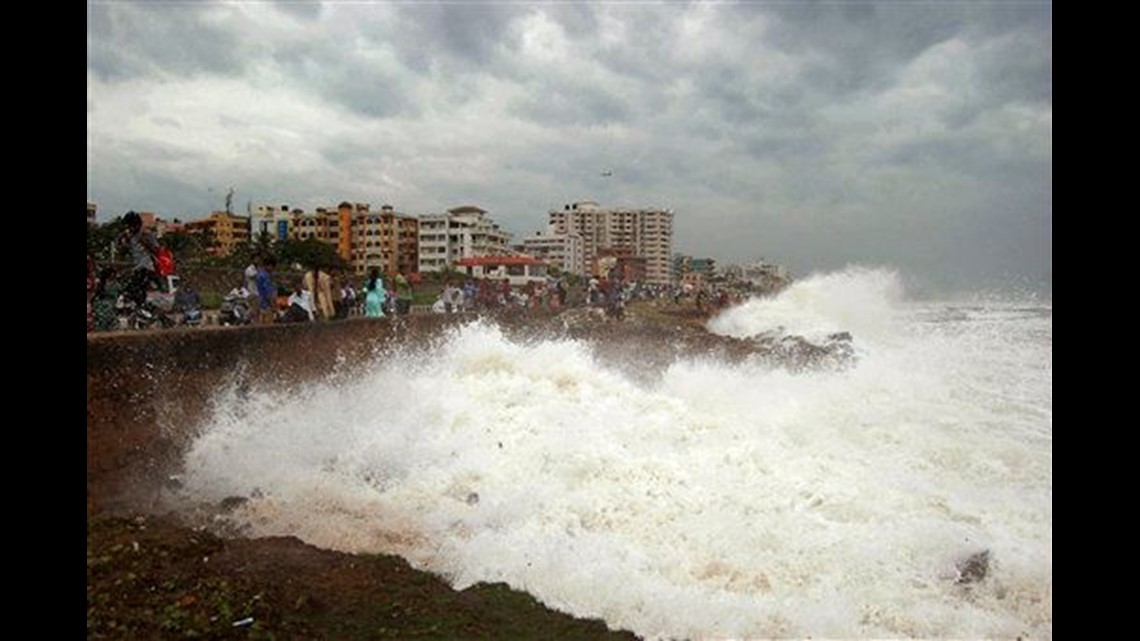 Wind, rain pound India as massive cyclone hits | cbs8.com