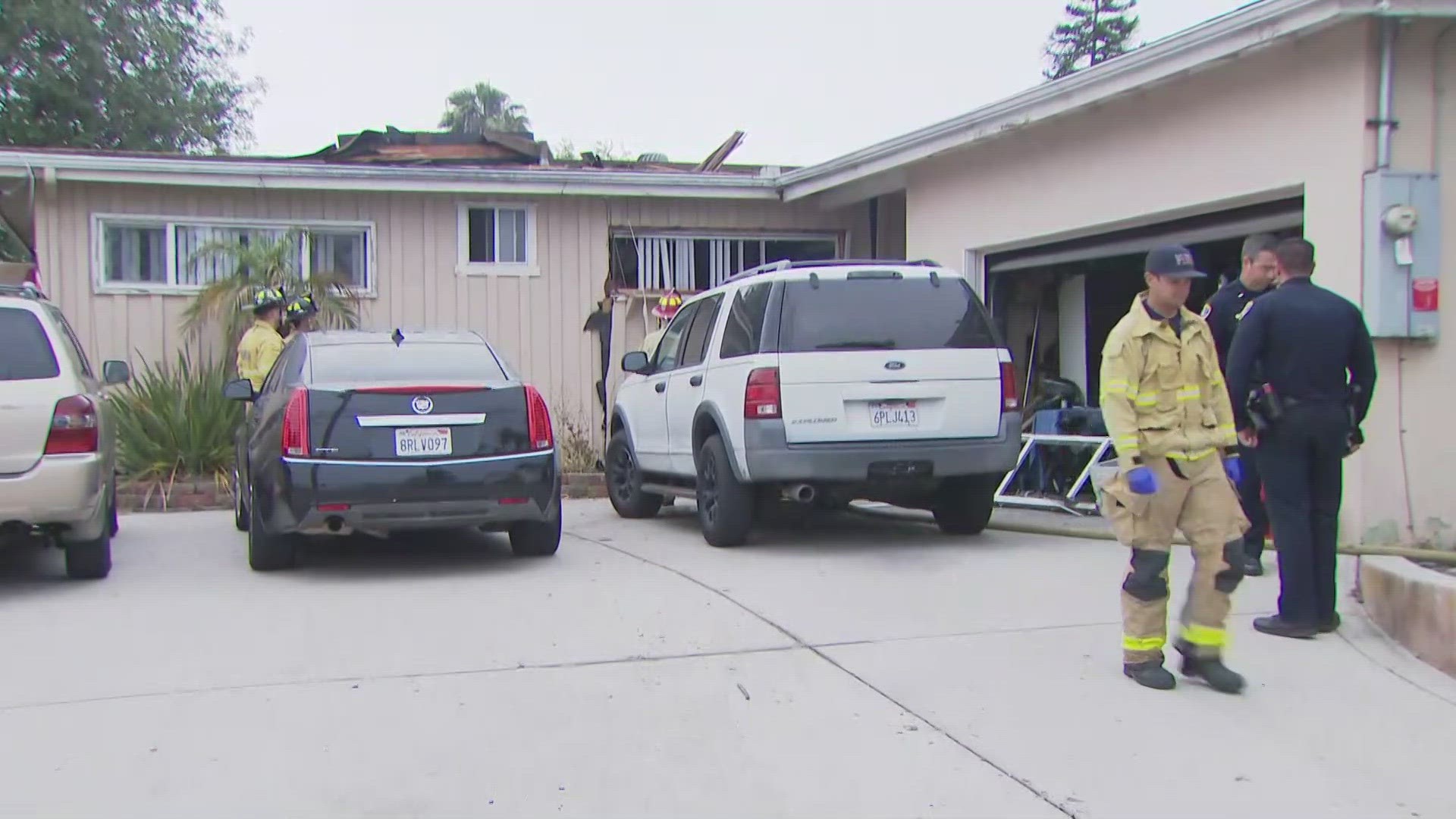 Two burned after explosion at home in Serra Mesa | cbs8.com