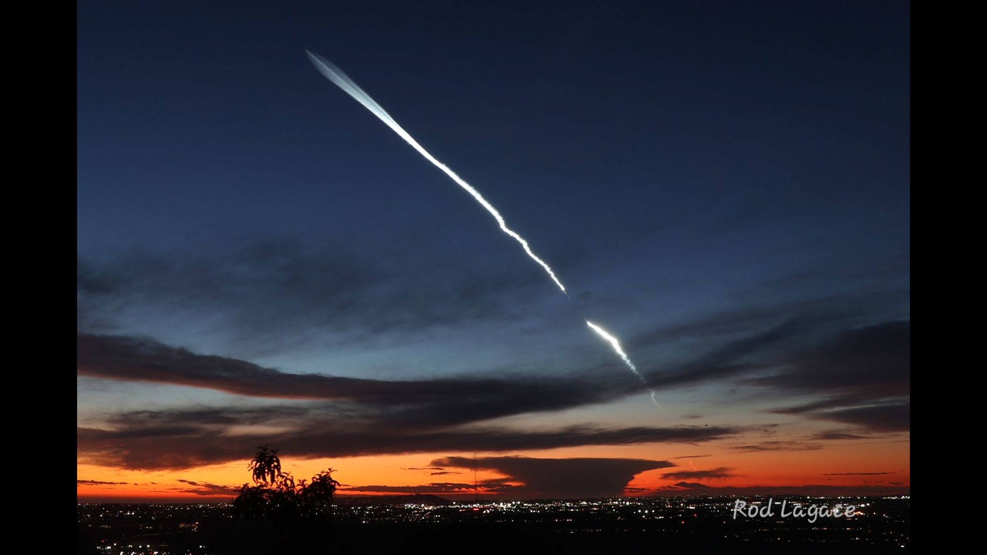 SpaceX launch seen over CA skies at sunset | cbs8.com