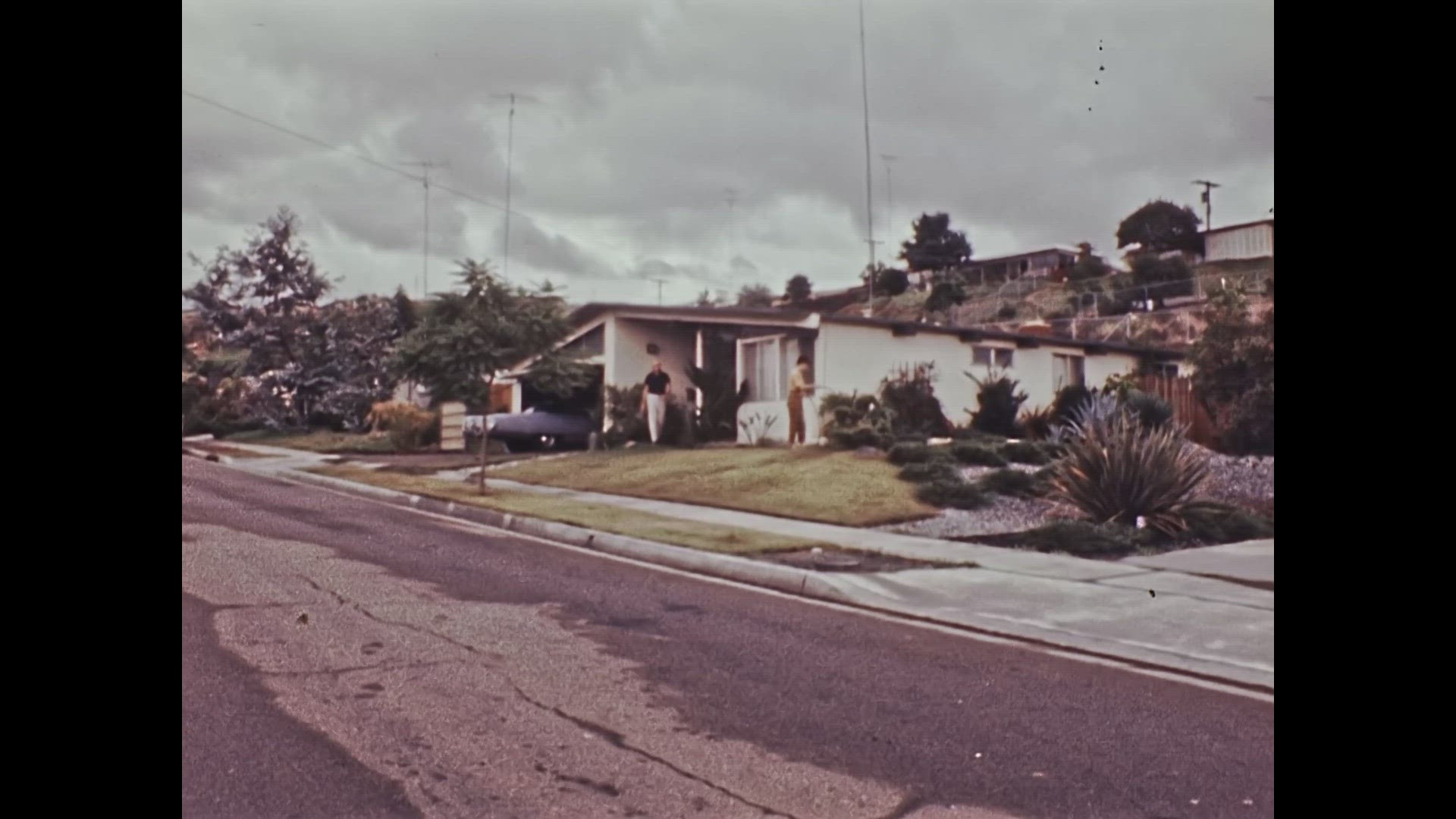Sun Up San Diego 1960s host Bob Mills and his family | cbs8.com