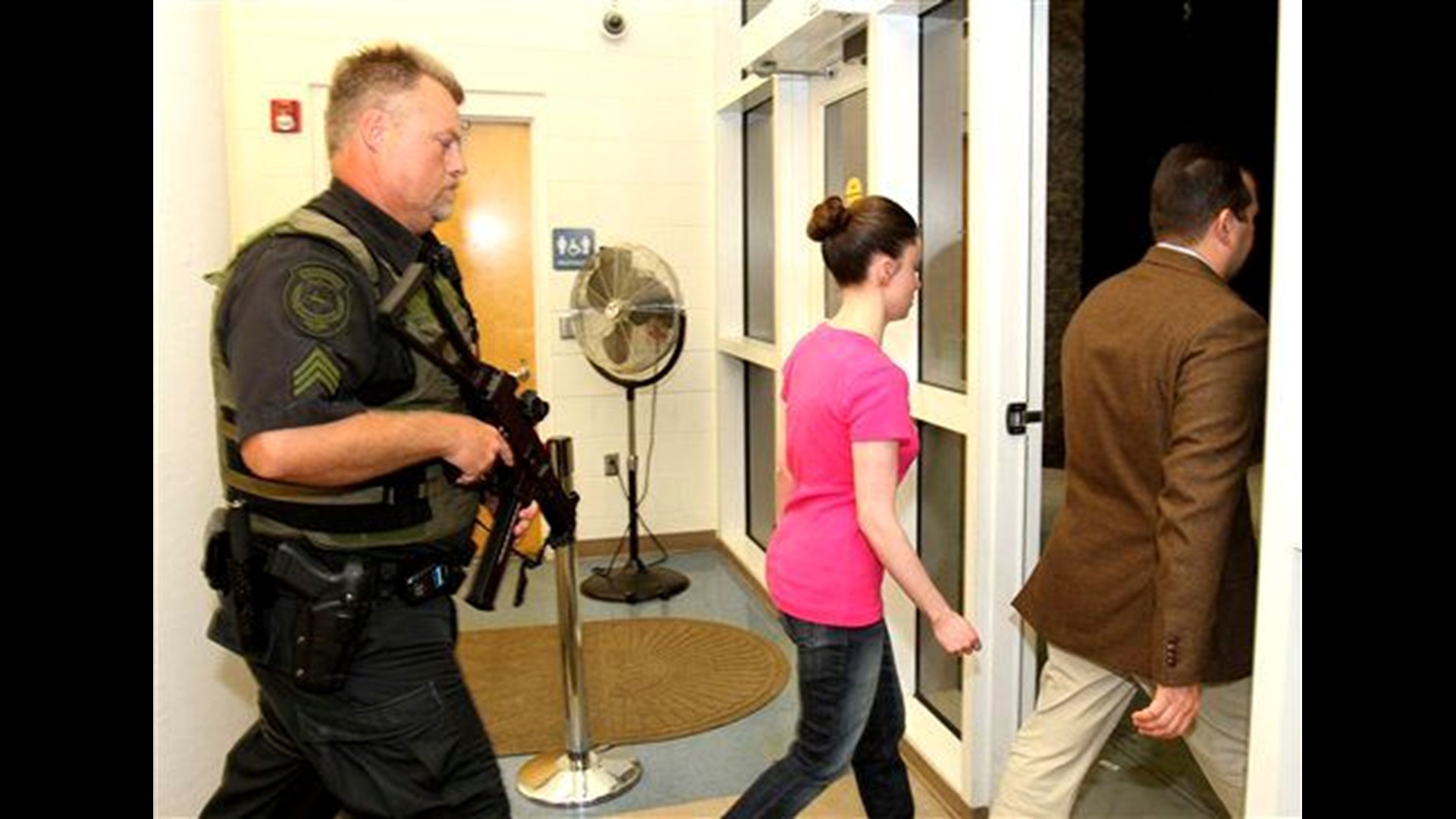 Casey Anthony lies low on first day of freedom | cbs8.com