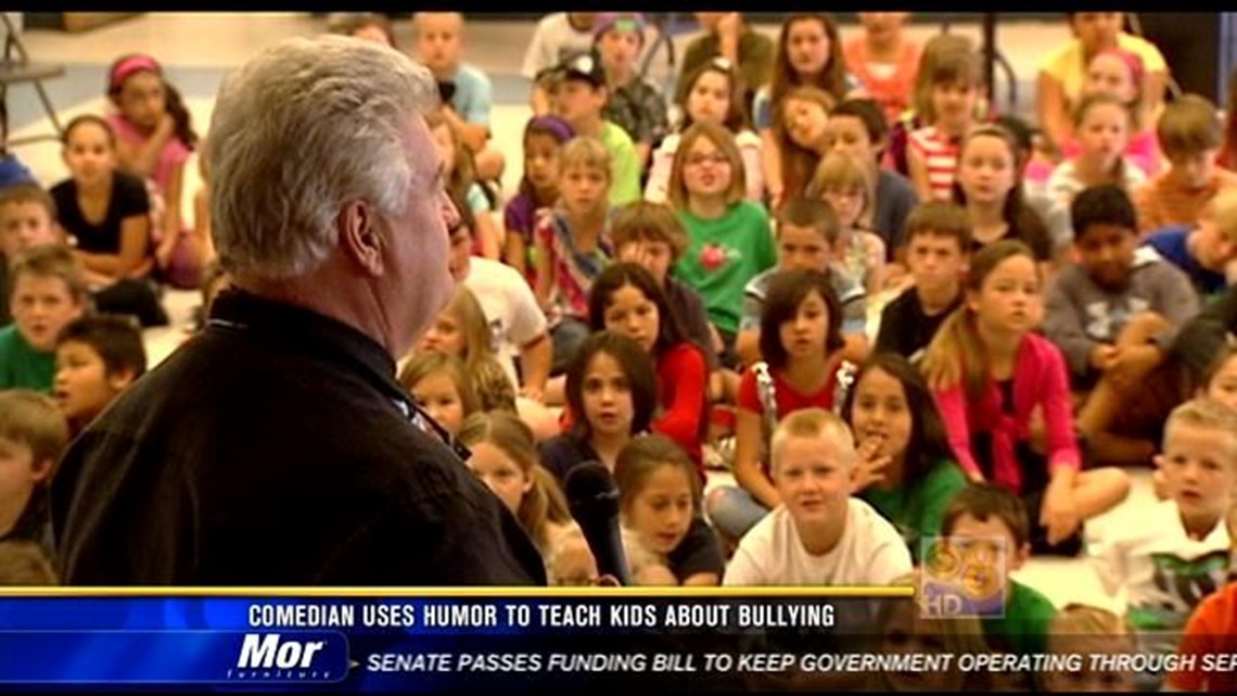 Comedian uses humor to teach kids about bullying | cbs8.com