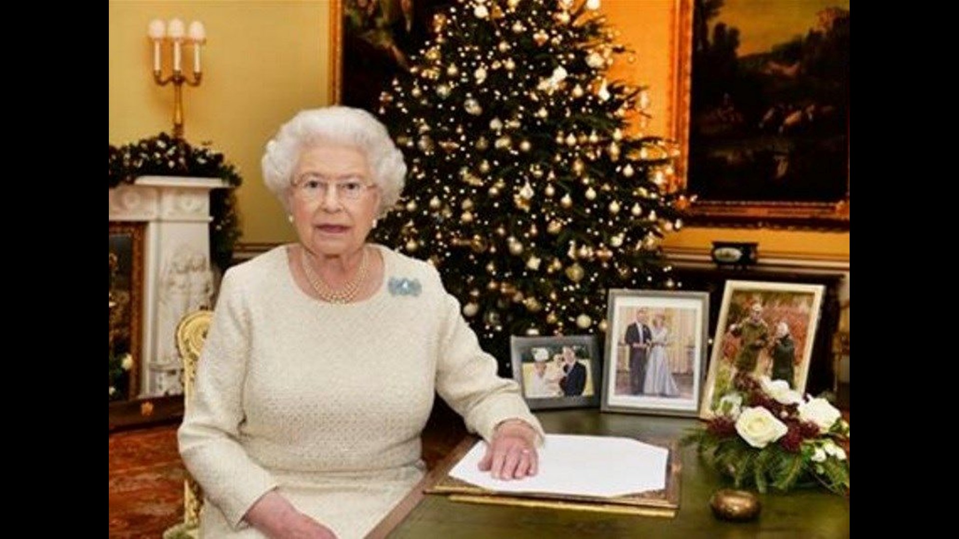 Queen Elizabeth II's Christmas message: Light can triumph | cbs8.com
