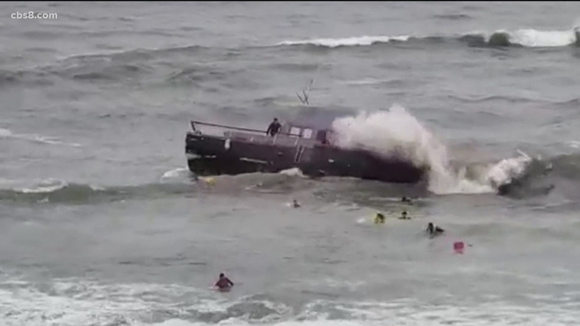 Suspected smuggler boat capsizes off San Diego coast, killing 3 | cbs8.com
