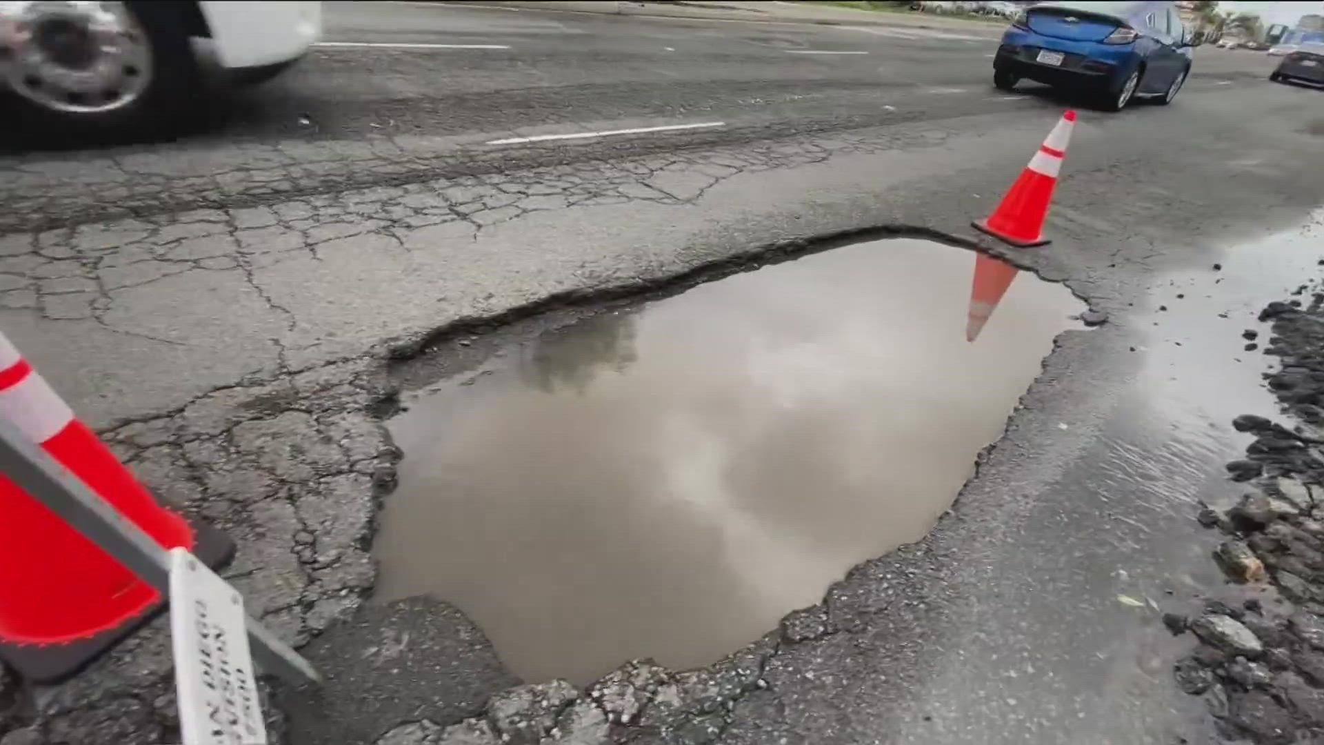 More rain means more potholes around San Diego | cbs8.com