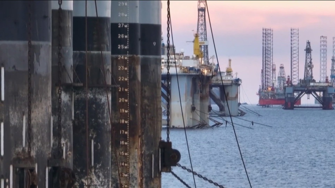 Trump administration's offshore oil drilling plan faces California ...