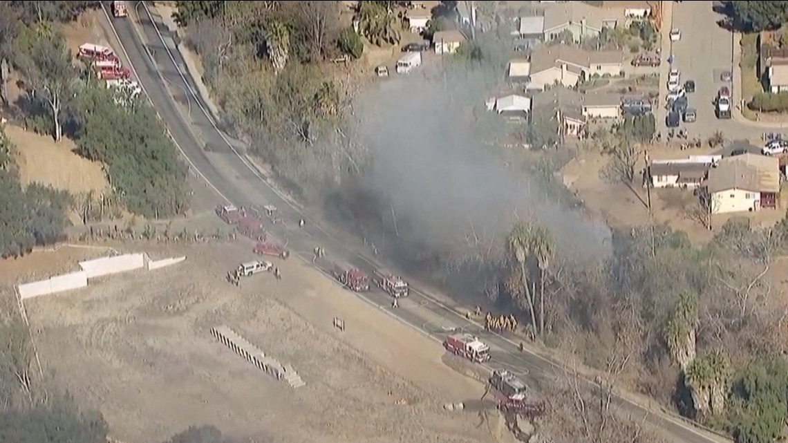 Brush fire, smoke, flames in Falblrook, north San Diego | cbs8.com