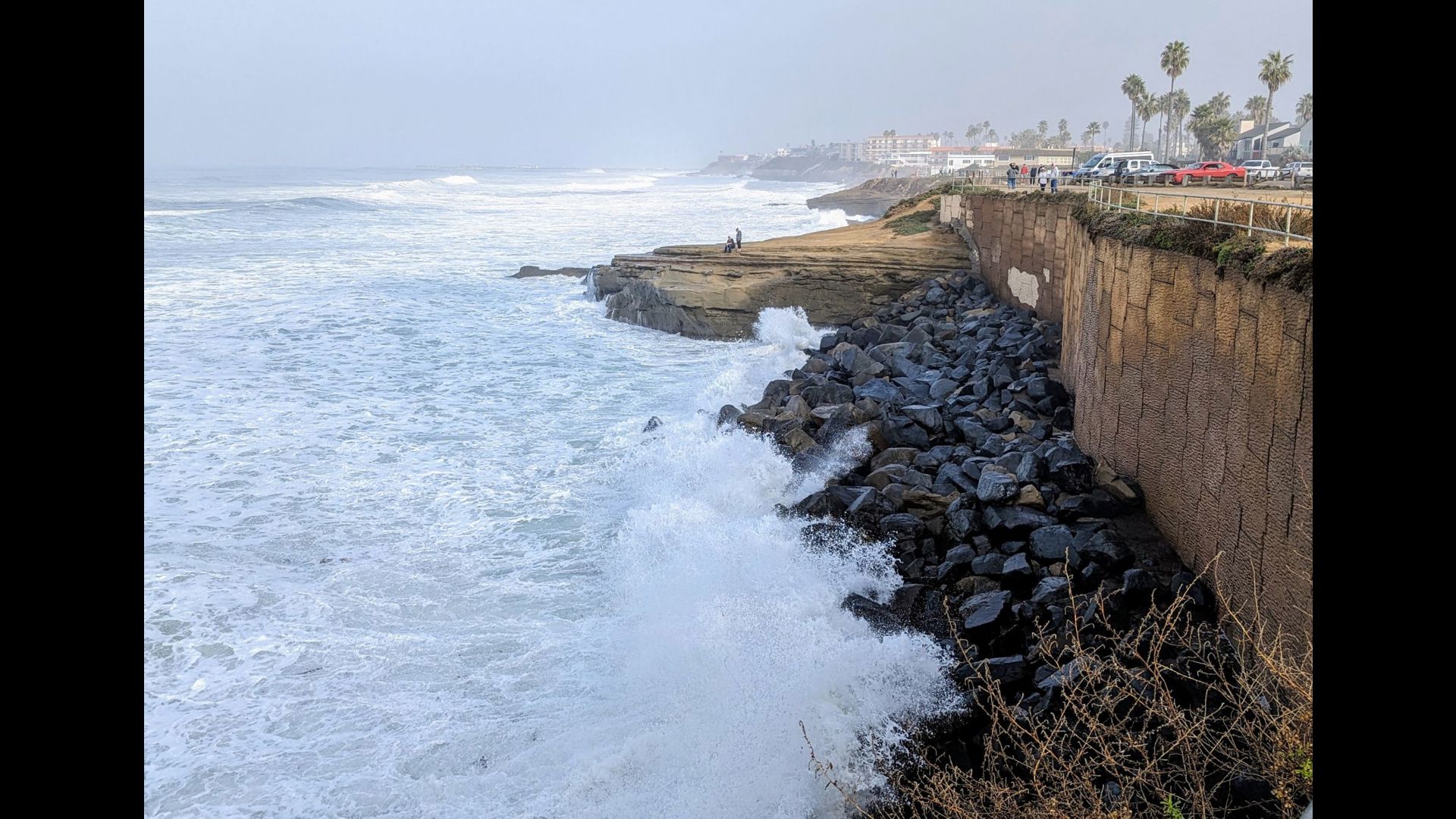 Children's Pool La Jolla sea wall damaged by waves | cbs8.com